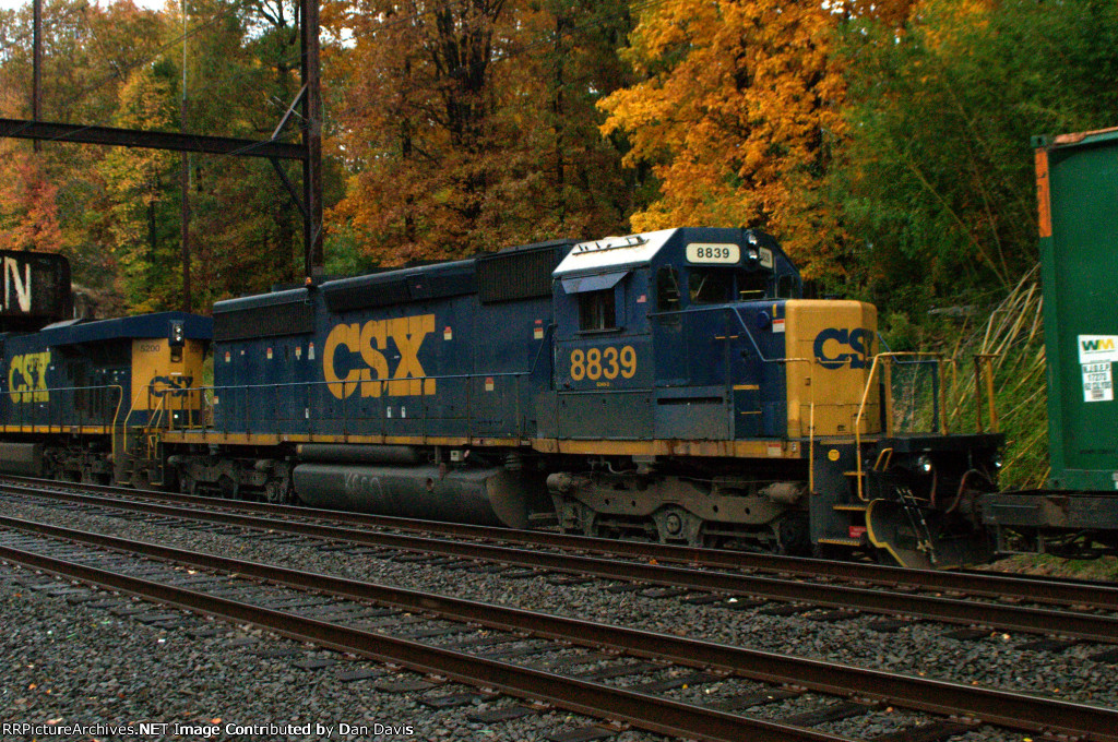 CSX 8839 Q702